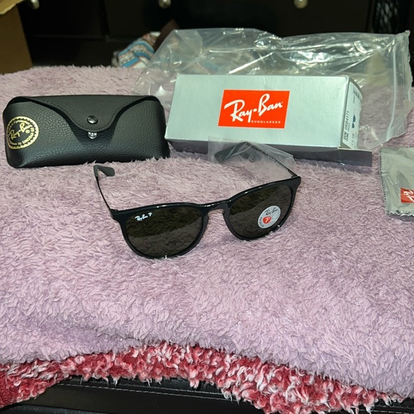 Ray-Ban | Accessories | Rayban Erika Rb471 Black Woth Green Lenses Rx ...